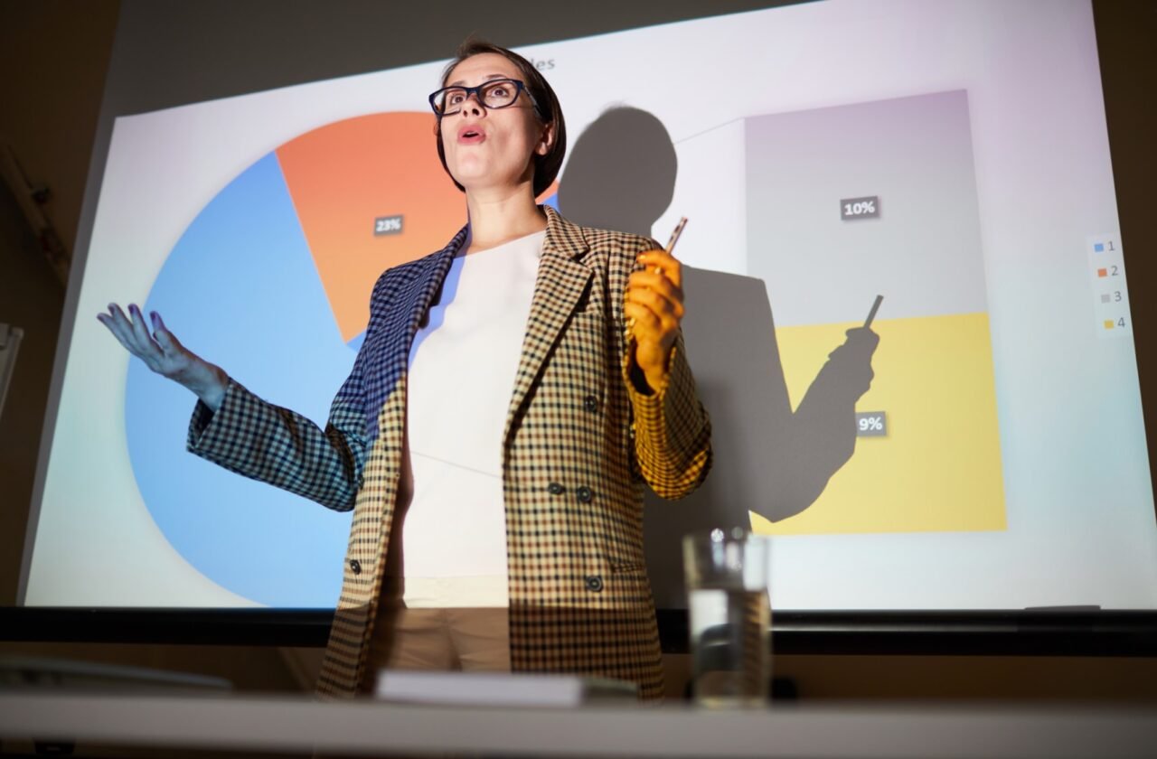 Data Storytelling: The Secret Weapon for Impactful Business Reports • PresentationPoint